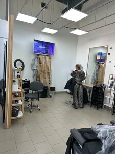 Студия стрижки Екатерины Клешниной (Shinnikov Avenue No:31Б), kuaförler  Nijnekamsk'tan (Tüben Kama'dan)