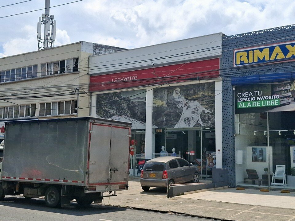 Dış giyim mağazası Lafayette, Cali, foto