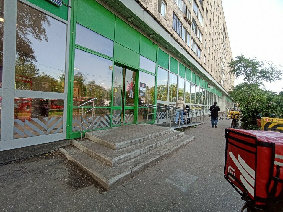 Hayırsever konteyner Вторая жизнь, Saint‑Petersburg, foto