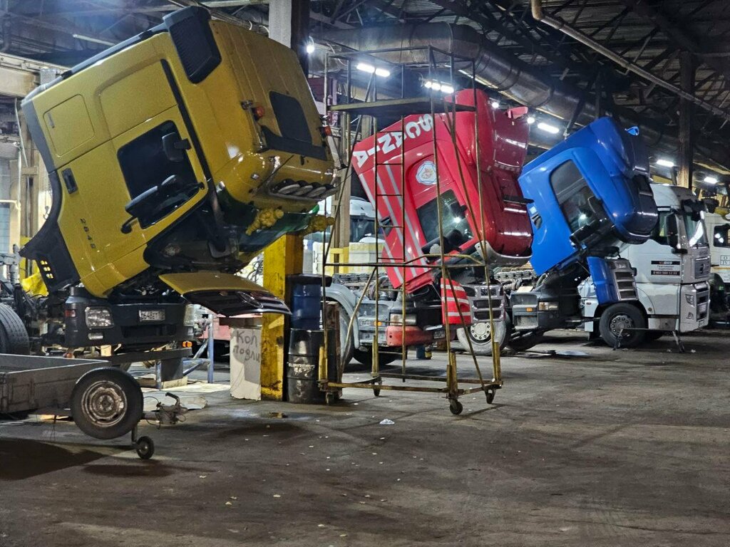 Kamyonların onarımı TechnoPart, Saint‑Petersburg, foto