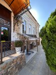 Gostiniy Dvor 1898 (ulitsa Rozy Lyuksemburg No:167), otel  Armavir'den