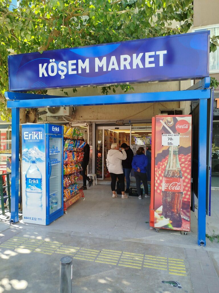 Alkollü içecekler Köşem Market, İzmir, foto