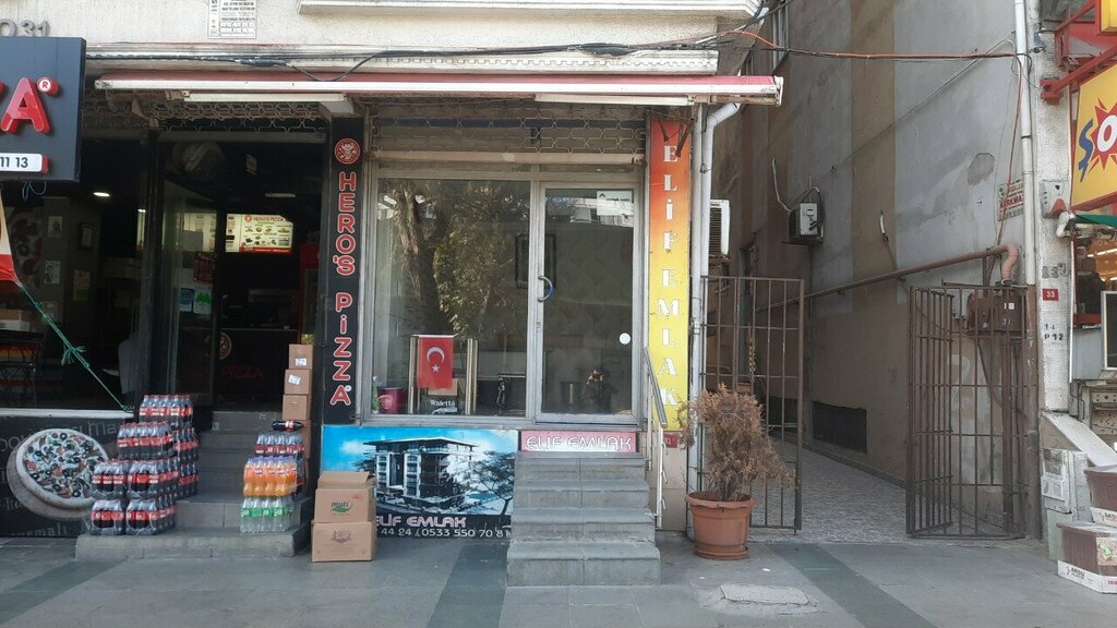 Emlak ofisi Elif Emlak, İstanbul, foto