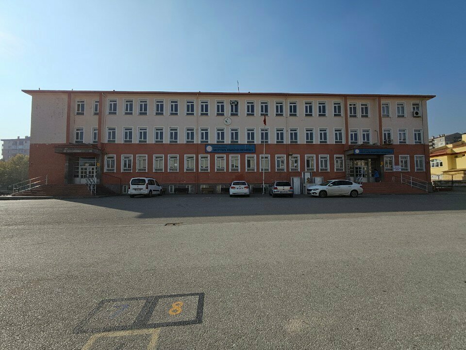 Ortaokul Necip Fazıl Kısakürek Ortaokulu, Konya, foto