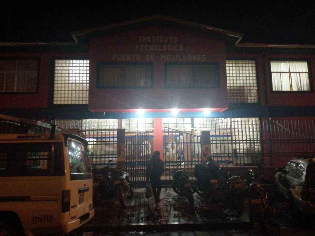 Üniversiteler Puerto de Mejillones Technological Institute, El Alto, foto