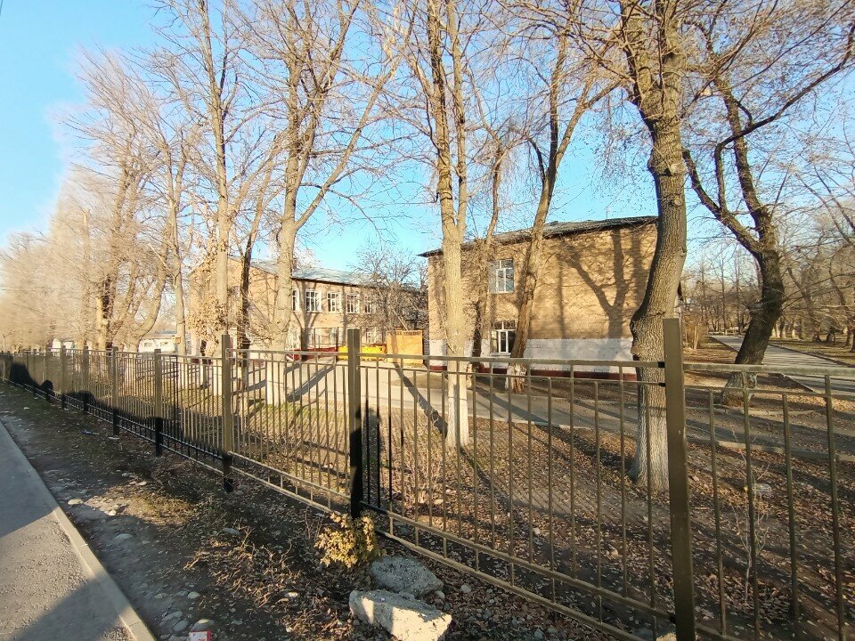Ortaokul Secondary Comprehensive School No. 19, Bişkek, foto