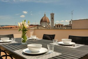 Apartments Florence - Rondinelli Terrace (Via de' Boni No:5, Florence), otel  Floransa'dan