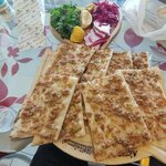 Akpınar Zırh Pide ve Etliekmek Salonu (Fenari Mah., 42. Sok., No:6, Merkez, Karaman), kafe  Karaman'dan