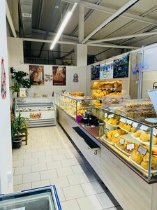Настоящая пекарня (Sovetskaya Street No:99, Noyabrsk), pasta, şekerleme ve tatlı  Noyabrsk'dan