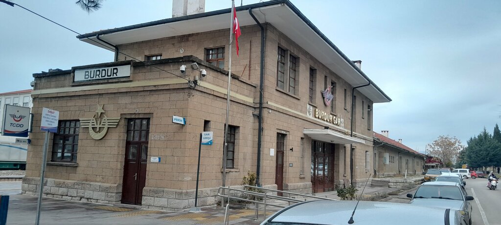 Tren istasyonu Türkiye Cumhuriyeti Devlet Demiryolları, Burdur, foto