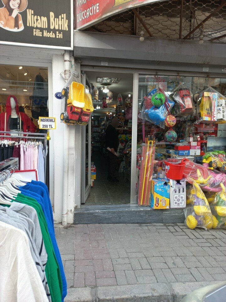 Ucuzluk mağazası Favori Ucuzluk Dünyası, İzmir, foto