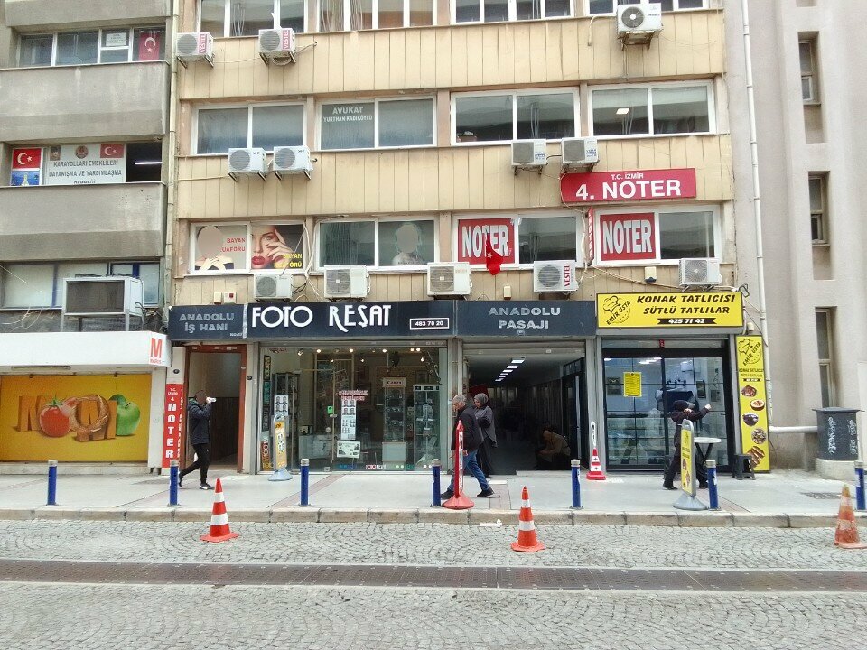 Pazarlar ve çarşılar Anadolu Pasajı, İzmir, foto