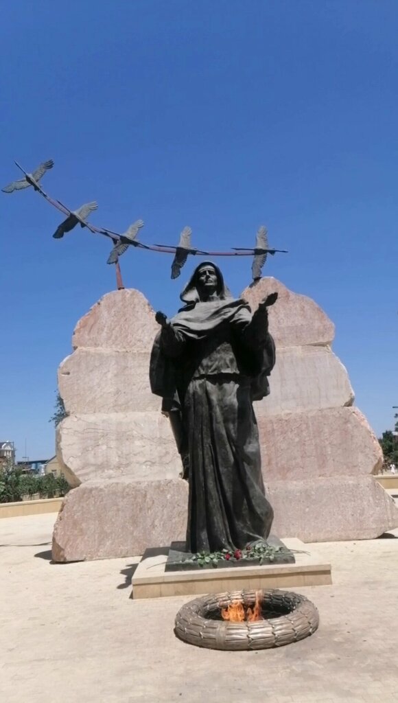 Anıt, heykel Вечный огонь, Derbent, foto