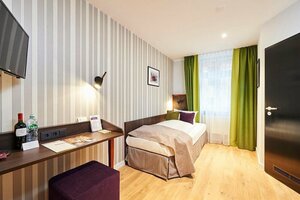 Hotel Hauser (Bavaria, Nürnberg, Unschlittplatz, 7), otel  Nurnberg'den
