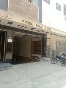 Madina Royal Court (No:675, Jamshed Quarters, Shikarpur Colony), otel  Karaçi'den