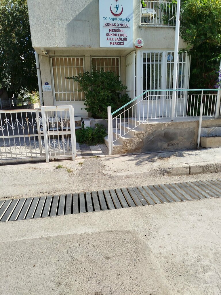 Poliklinikler İzmir Konak 3 Nolu Mersinli Şükrü Ergil Aile Sağlığı Merkezi, İzmir, foto
