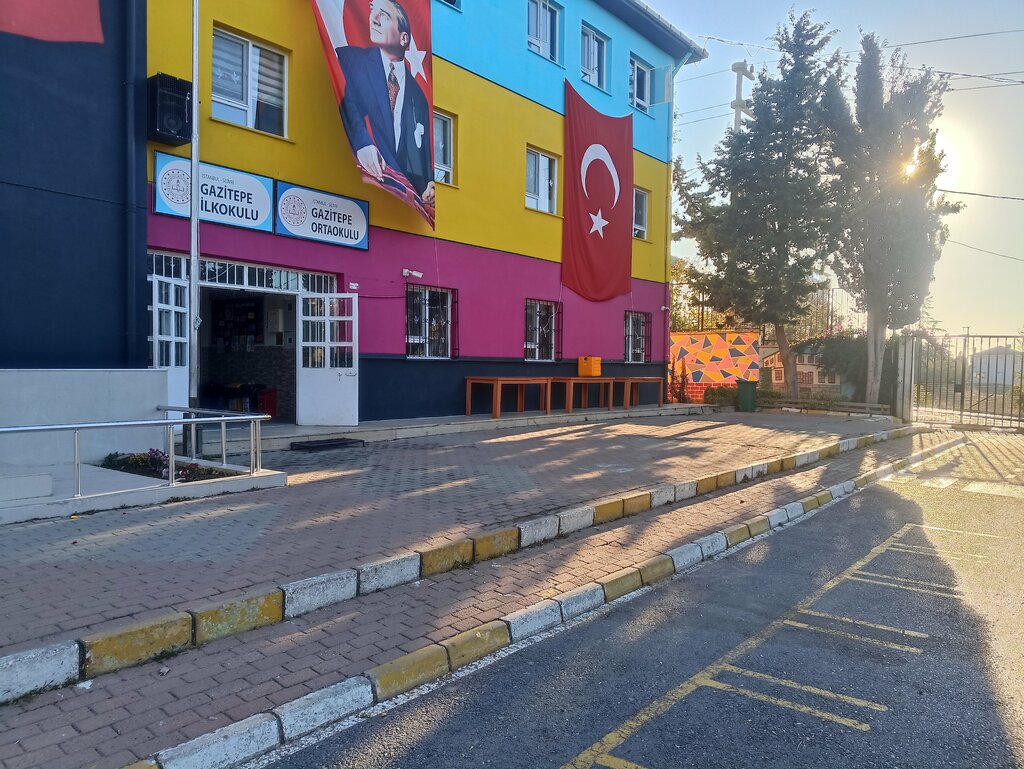 Ortaokul Gazitepe Ortaokulu, Silivri, foto