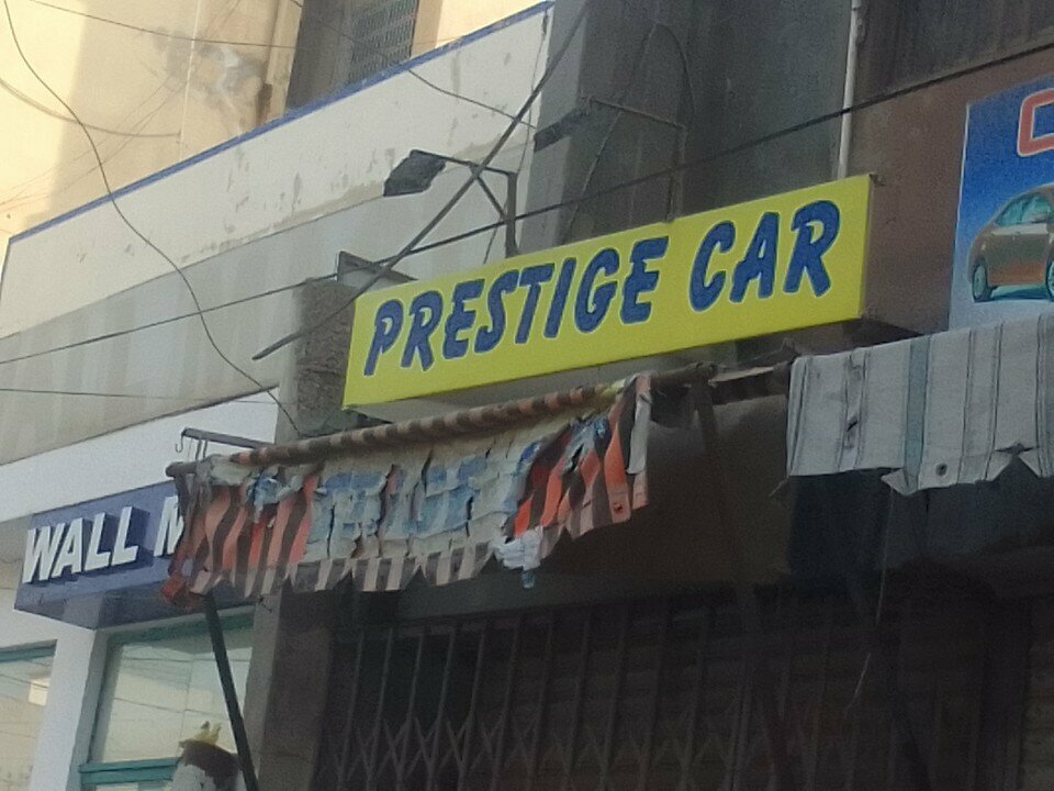 Otomobil yedek parçaları Prestige car, Karaçi, foto