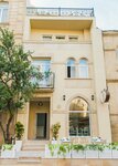 Two Seasons Boutique Hotel (Bakı, Sebail District, Mirzе Еlеkbеr Sabir Street, 5), otel  Bakü'den