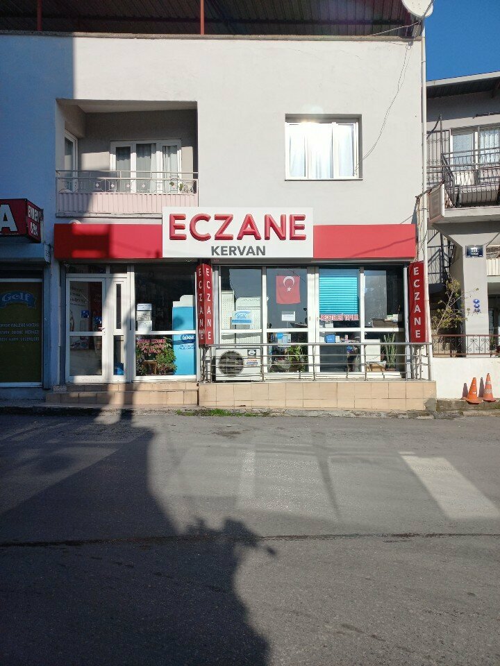 Eczaneler Kervan Eczanesi, İzmir, foto