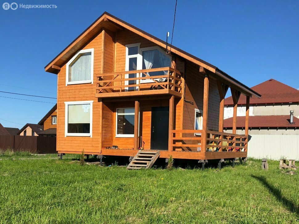 Yazlık yerleşim Родные Пенаты, Saint‑Petersburg ve Leningradskaya oblastı, foto