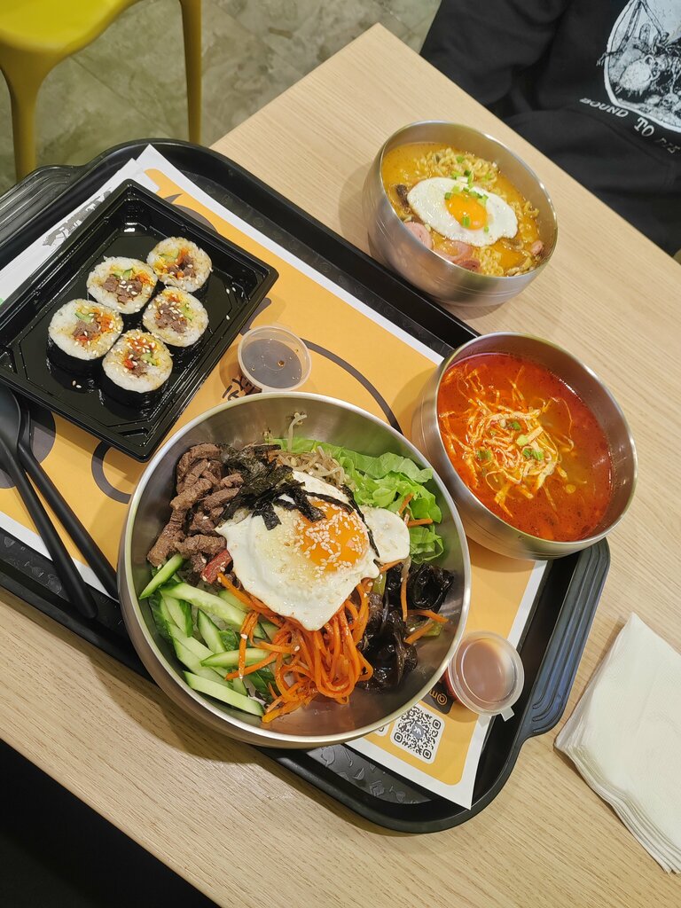 Kafe Momo Chicken Express В. О., Saint‑Petersburg, foto
