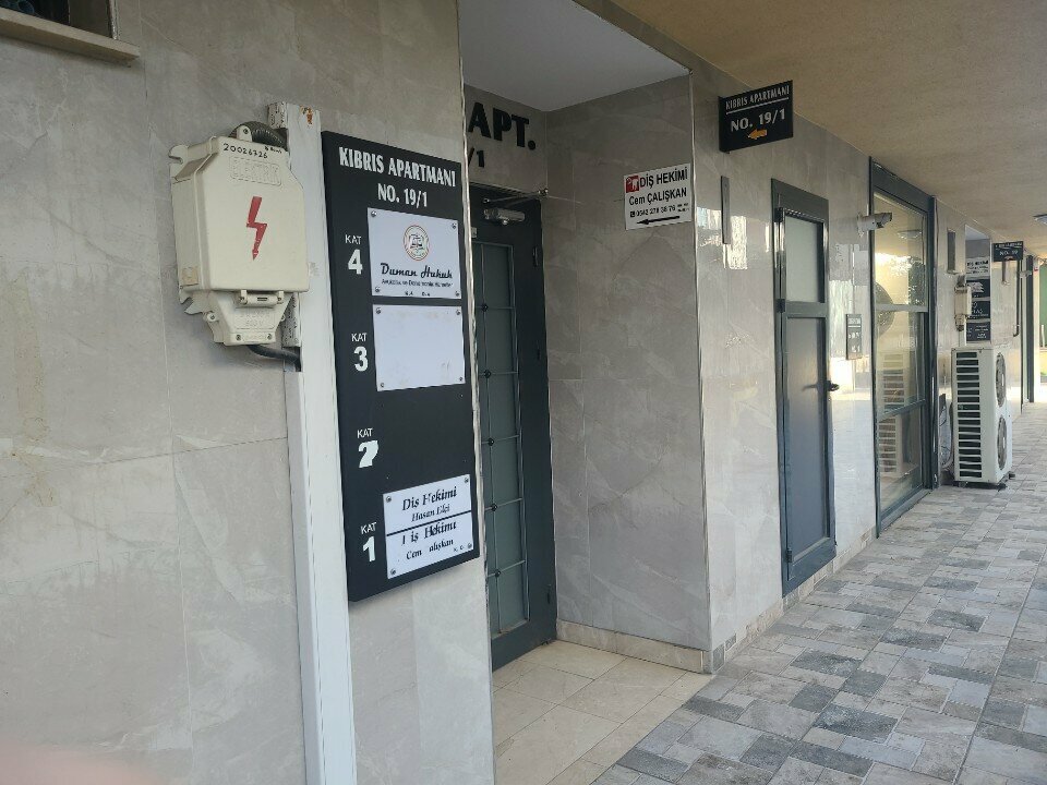 Özel ağız ve diş sağlığı klinikleri ve muayenehaneleri Diş Hekimi Cem Çalışkan, İstanbul, foto