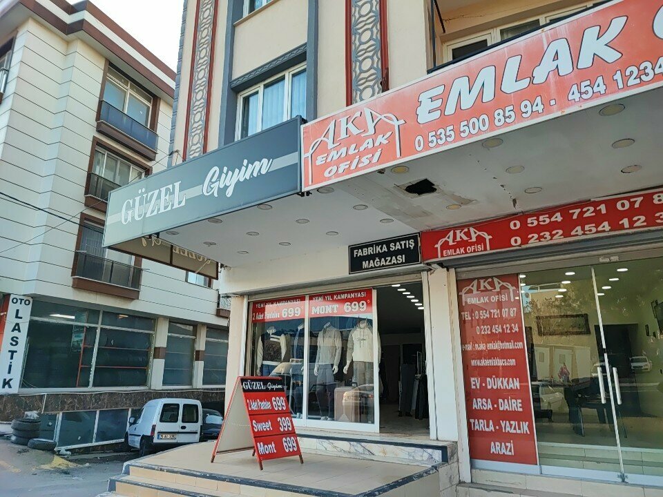 Giyim mağazası Güzel Giyim, İzmir, foto