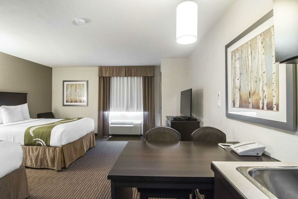 Otel Quality Inn & Suites Thompson, Thompson, foto