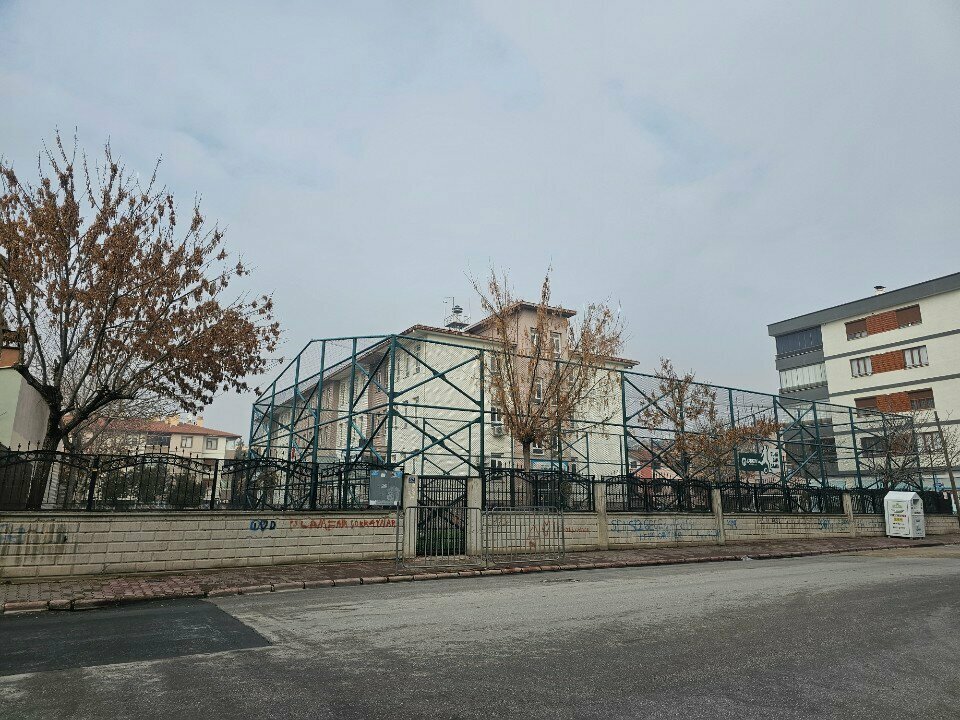 Ortaokul Şehit Sadık Ortaokulu, Konya, foto