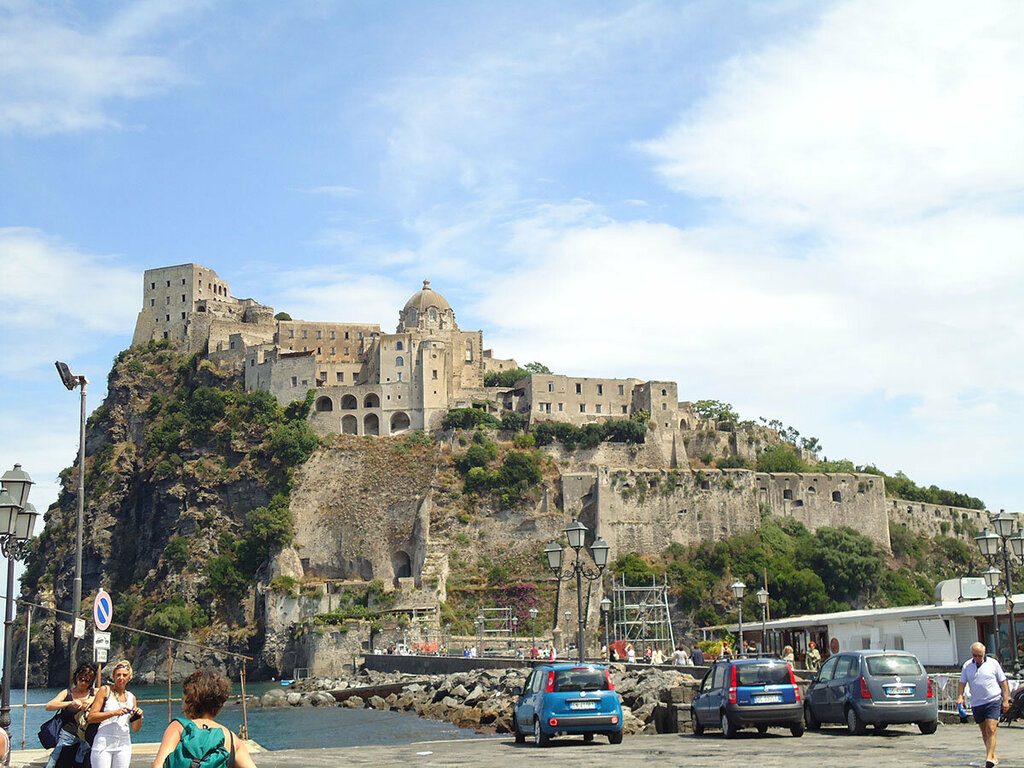 Turistik yerler Castello Aragonese, Campania, foto