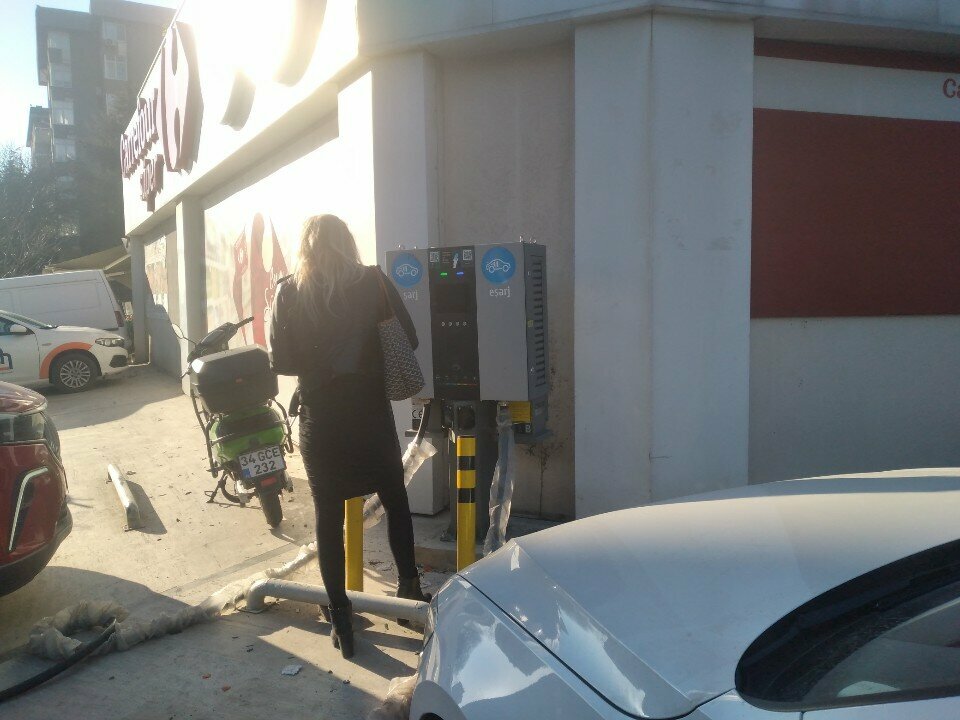 Elektrikli oto şarj istasyonları Eşarj Şarj İstasyonu, İstanbul, foto