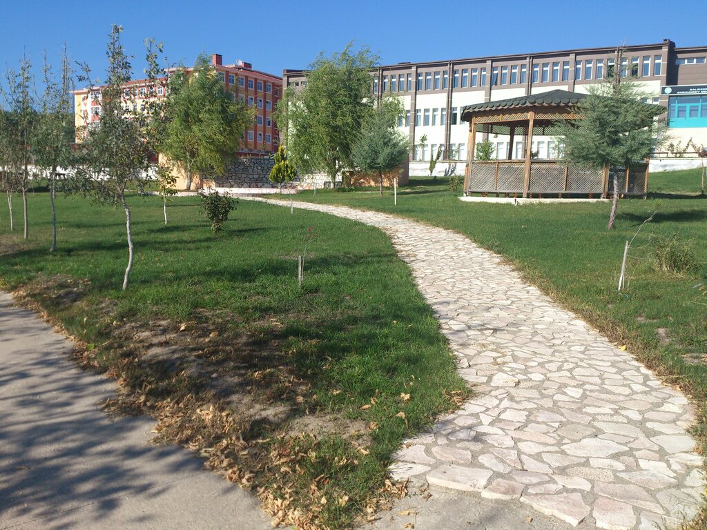 Meslek yüksekokulu Balikesir Üniverstesi Dursunbey MYO, Dursunbey, foto