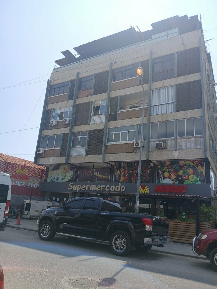 Süpermarket Supermercado Mio, Loanda, foto