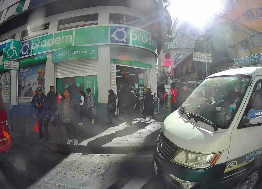 Banka Banco Prodem S. A. - Cajero Automático Camacho, La Paz, foto