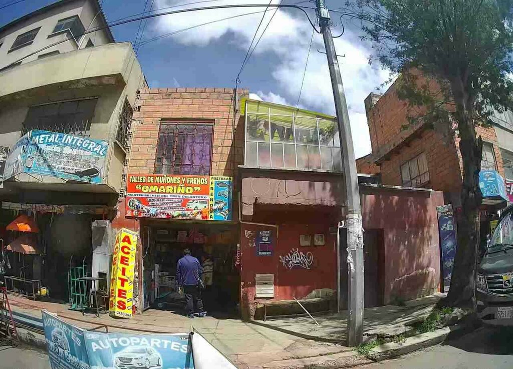 Oto döşeme Joint and Brake Workshop, La Paz, foto