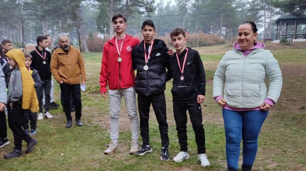 Lise Dursunbey Çok Programlı Anadolu Lisesi, Dursunbey, foto