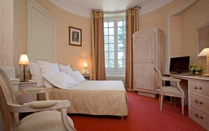 Hôtel Chateau Golf des Sept Tours by Popinns (Pays de la Loire, Loire-Atlantique, Arrondissement de Nantes, Bouguenais, Rue du Vivier, 25), otel