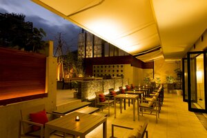 Sakura Terrace (Kyoto Prefecture, Kyoto, Karasuma Dori, 1-1), otel  Kyoto'dan