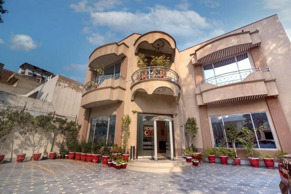 Otel Hotel One Lalazar Multan, Multan, foto