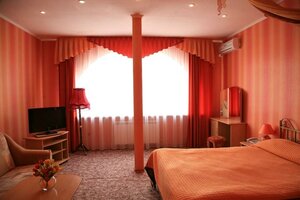 Hotel (Molodyozhnaya Street No:20), otel  Volgodonsk'tan
