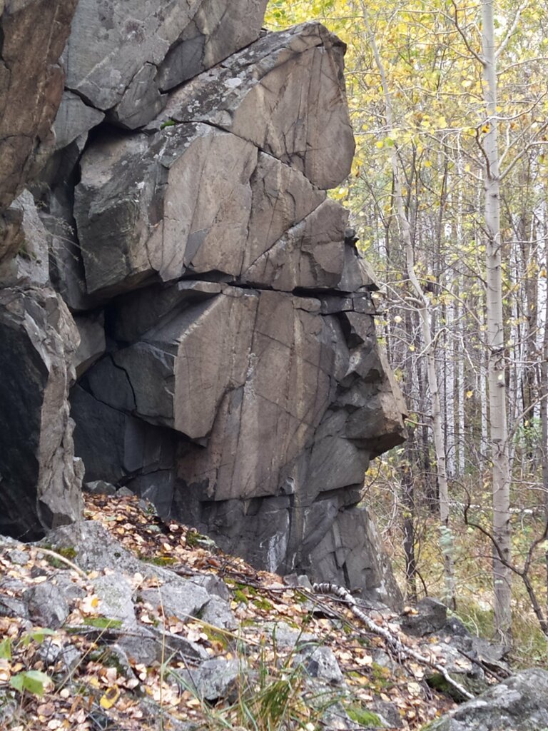 Dağ zirvesi Скала Индеец, Sverdlovskaya oblastı, foto