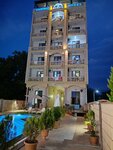 Majestic (Davit Agmanenebeli Avenue No:438), otel  Kabuletti'den