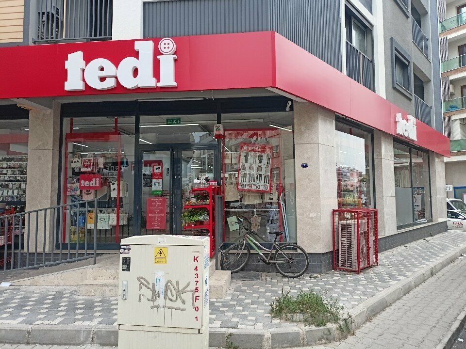 Giyim mağazası Tedi, İzmir, foto