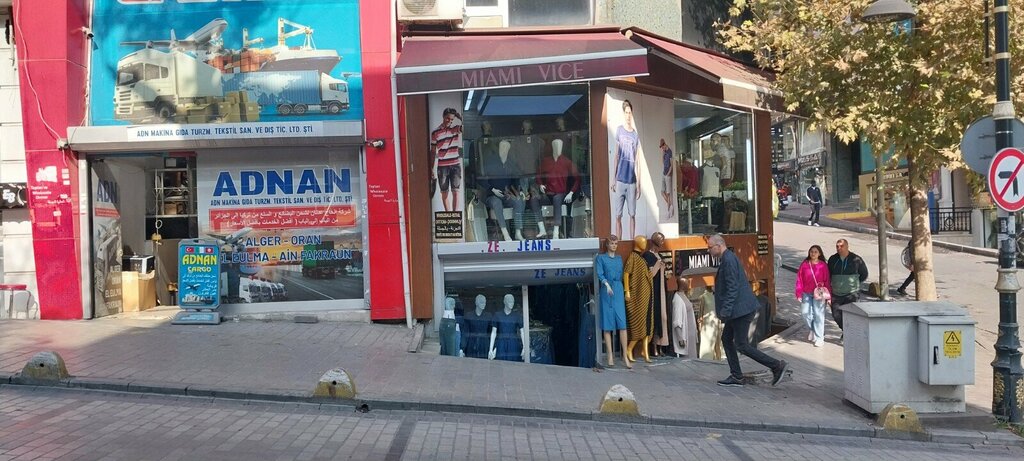 Giyim mağazası Ze Jeans, İstanbul, foto