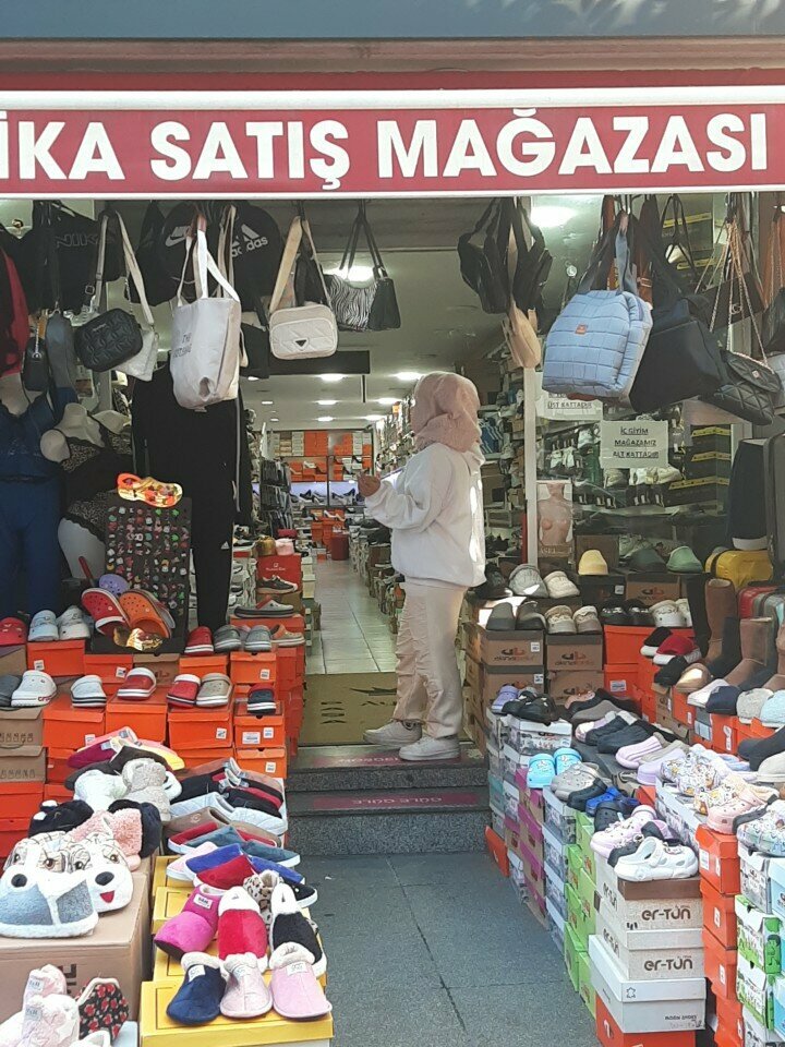 Ayakkabı mağazaları Paşa Ayakkabı, İstanbul, foto