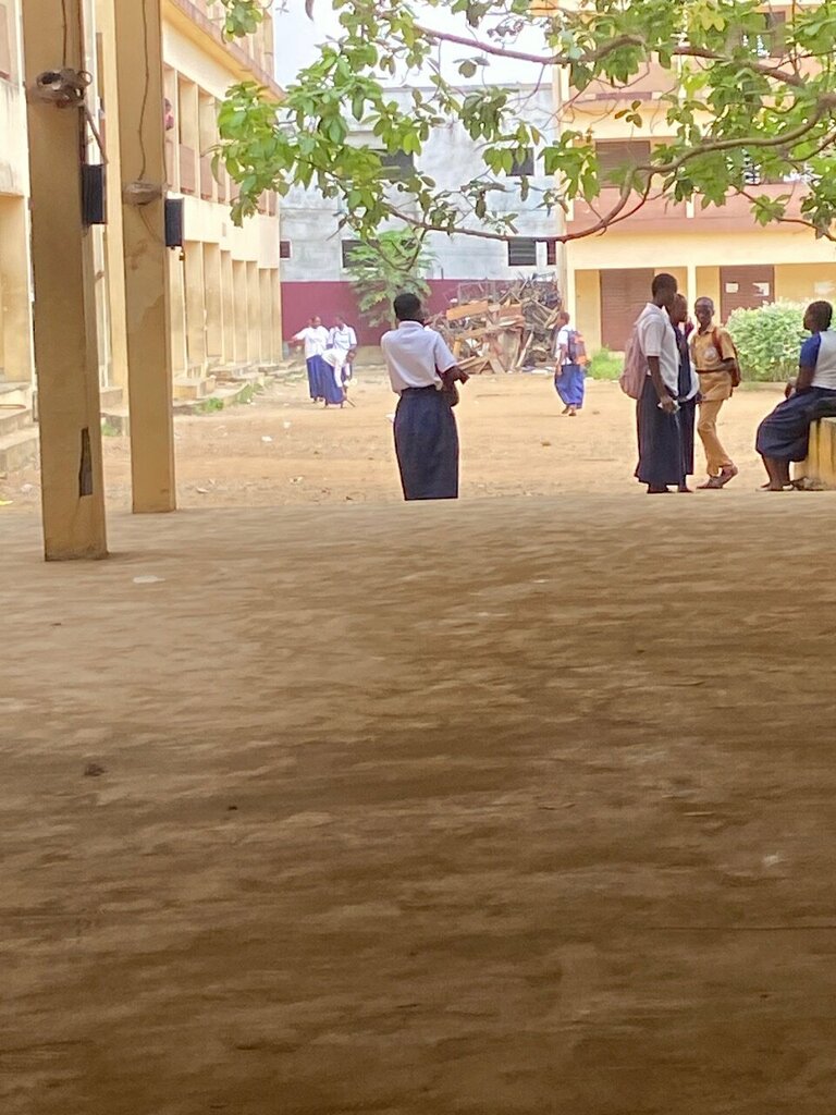 Ortaokul Lycée Moderne le Mahou, Abican, foto