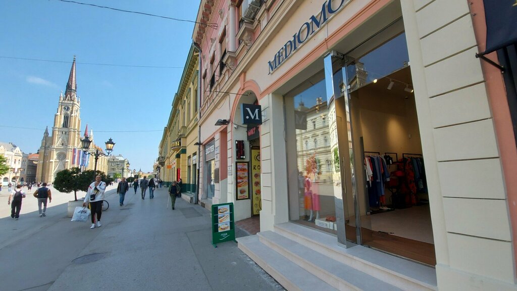 Giyim mağazası Mediomoda, Novi Sad, foto