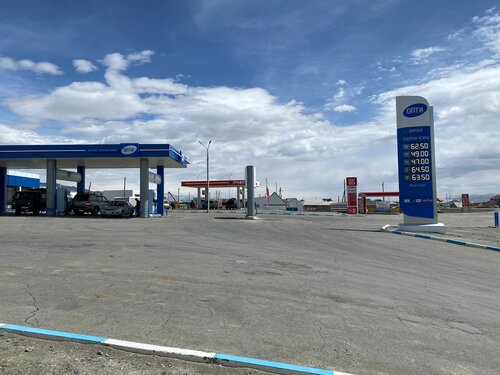 Benzin istasyonu Опти, Altay Cumhuriyeti, foto