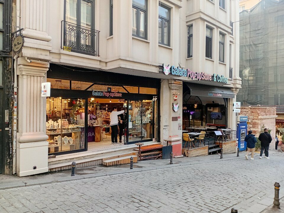 Hediyelik eşya mağazaları Galata Pop Up Store, İstanbul, foto